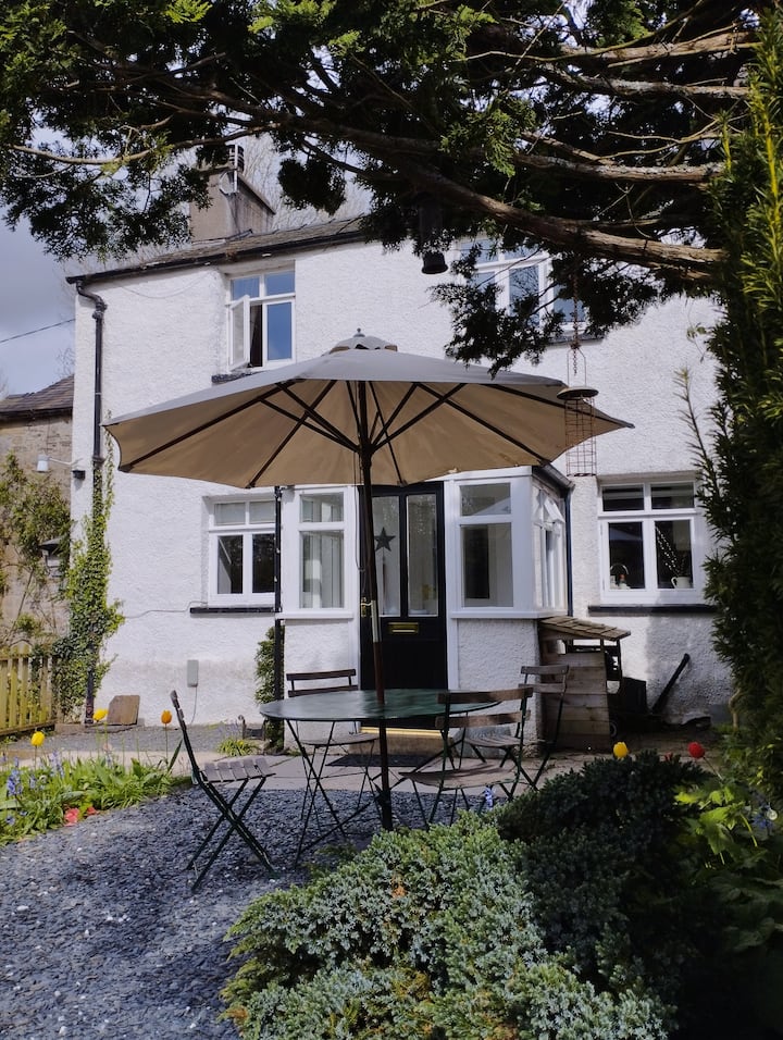 Cosy Cottage In The South Lakes With Ev Charger - Grange-over-Sands