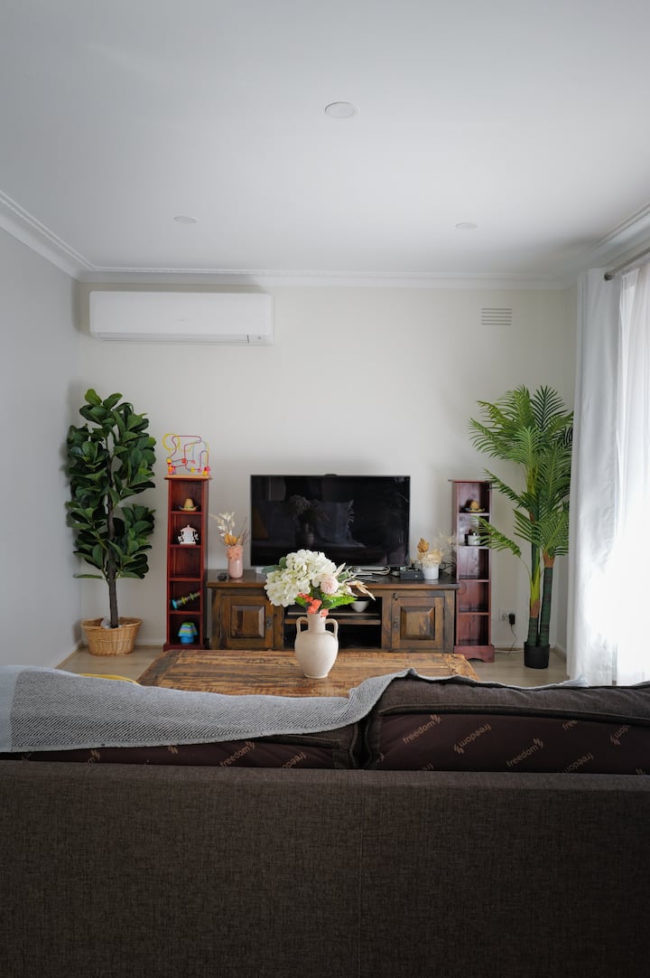 Stylish Big House King Bed &Scenic Garden - Melbourne