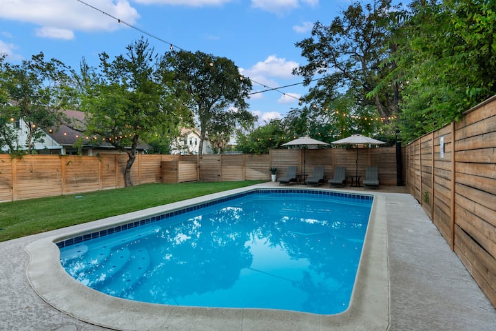 Downtown Cozy 5brm Getaway W/pool - San Antonio, TX