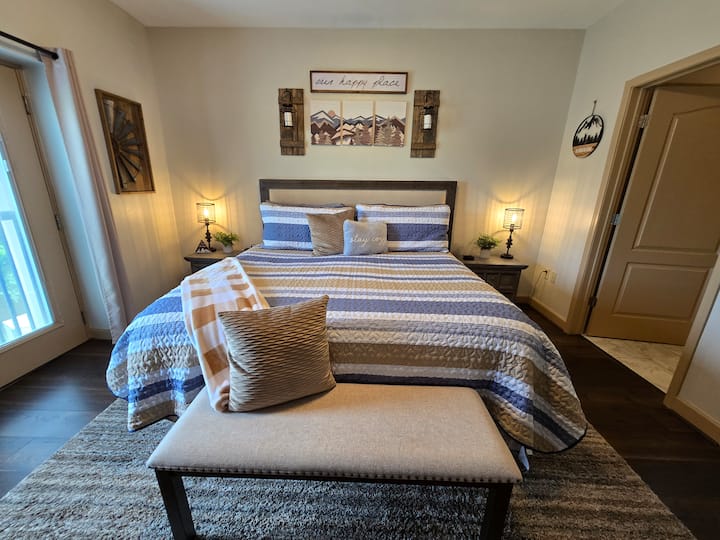 Condo With Walk-in Shower, Arcade, Pools, & More! - Pigeon Forge