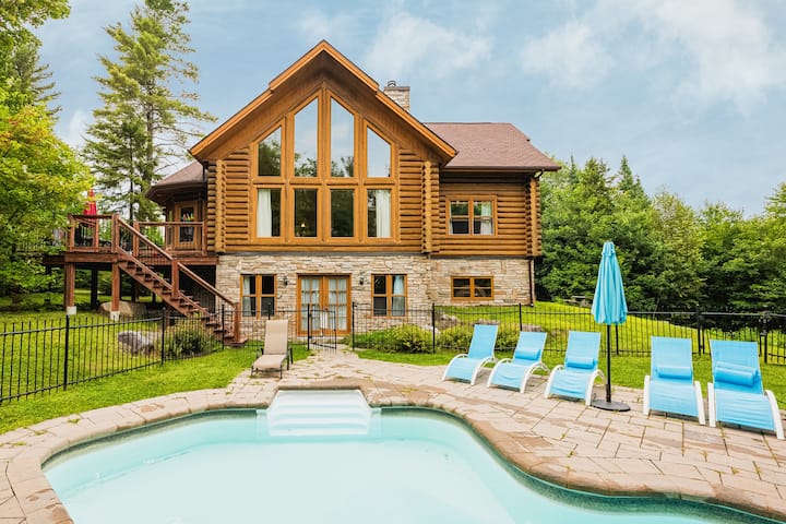 Fiddler Lake Resort: Chalet + Private Pool & Spa - Saint-Sauveur