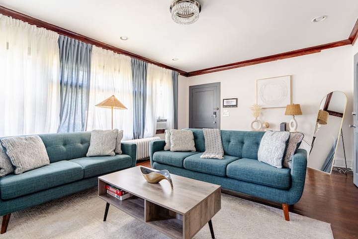 Cozy 3-bdr Lower Duplex W/ King Bed & Workspace - Minneapolis, MN