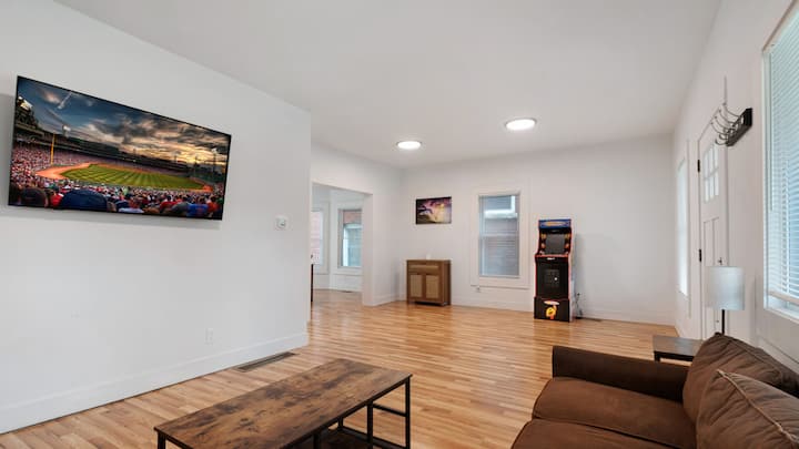 Walk To Niagara Falls. Newly Renovated 4 Bedrooms - Niagara Falls