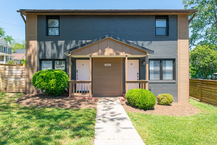 Group Stay • 2 Spacious Homes Near Downtown & Park - Raleigh, NC