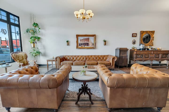 Carriage House Room 2 - Behind Az's Oldest Hotel! - Williams, AZ