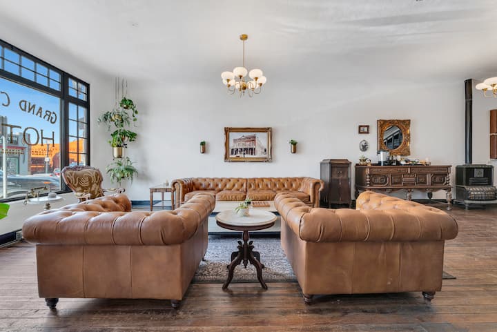 Carriage House Room 3 - Behind Az's Oldest Hotel! - Williams, AZ
