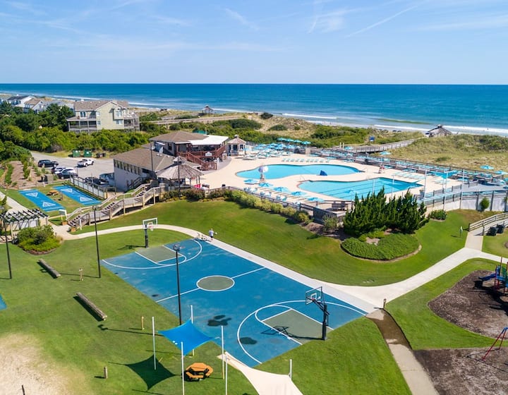 Corolla Light Resort Home 3 Min Walk To Beach! - Corolla, NC