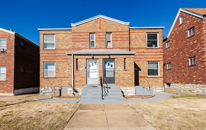 Cozy City | 1-br + Free Parking - St. Louis, MO