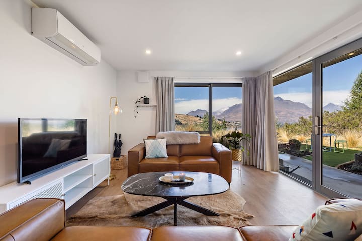 Lakeside Mountain Haven - Queenstown, New Zealand