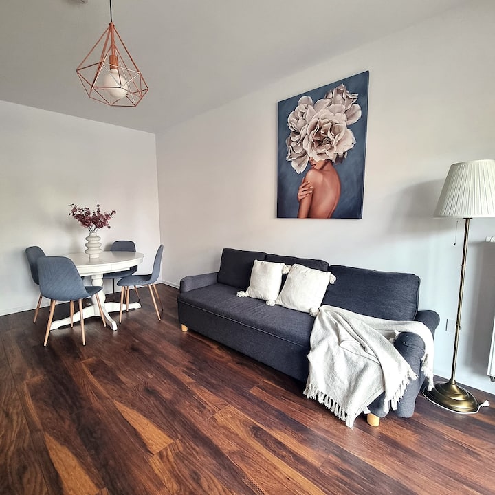 Cozy Corner Apartment W. Balcony And Parking - Brașov