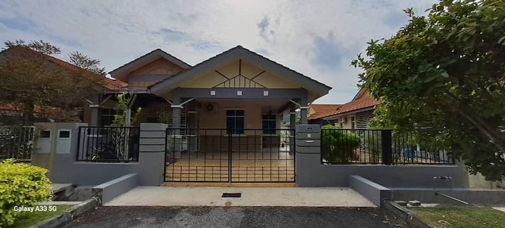 Auni's Homestay - Kulim
