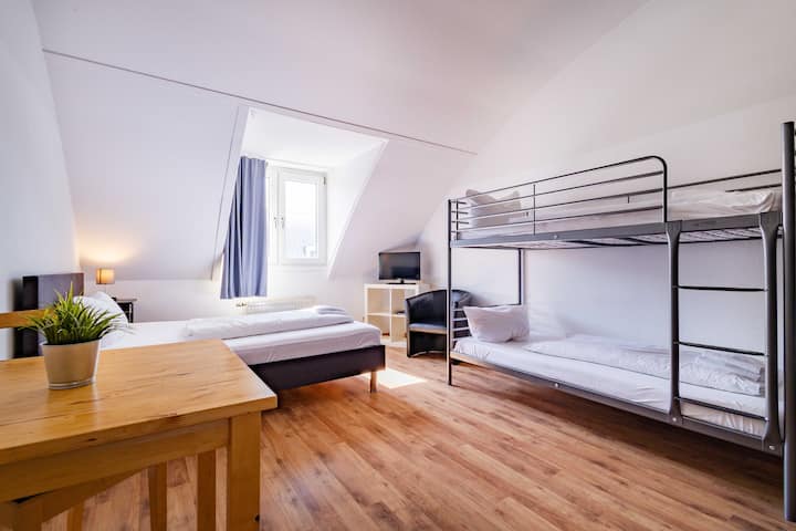 Stayinn Freiburg - Familienzimmer - Freiburg im Breisgau