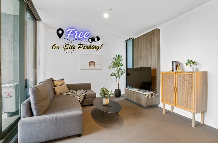 2br| Onsite Parking, Pool, Balcony (S26) - Melbourne