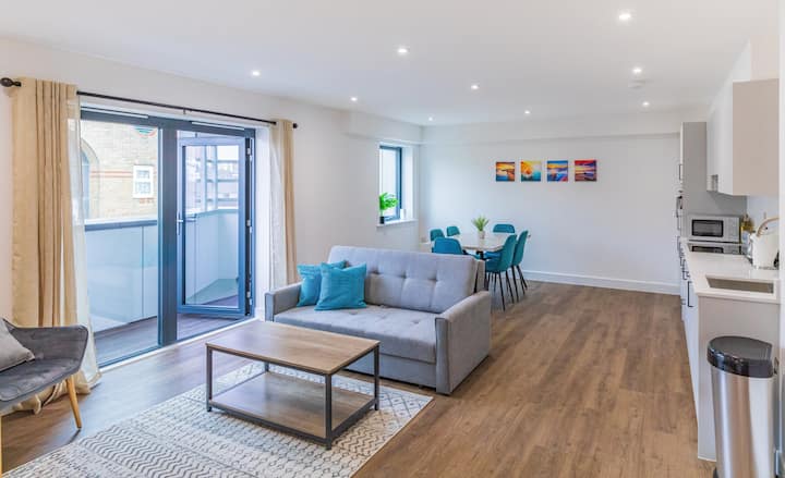 Large Flat Near Beach, Hospital & Brighton College - Brighton