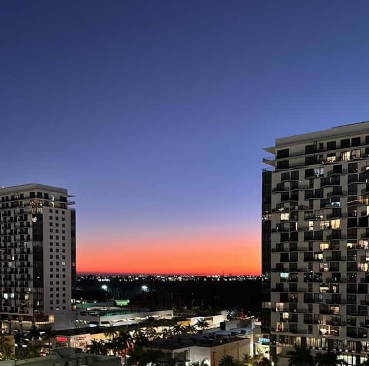 Modern Condo 2br/2ba • Pool • Great Location - Hialeah, FL