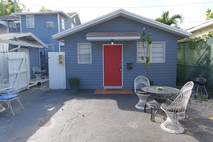 2/1 Cottage Close Drive To Downtown And Beaches! - Coral Gables, FL