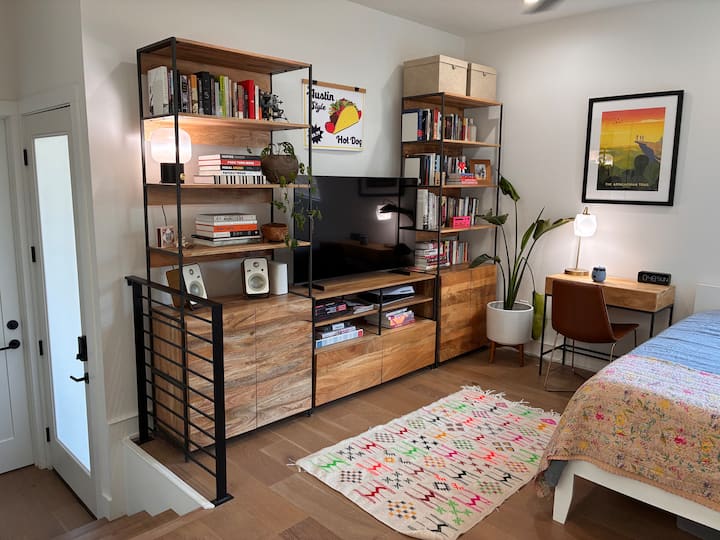 Walkable Studio Apartment In Central East Austin - Austin, TX