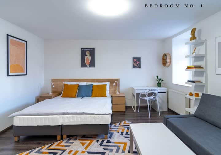 The Bookhouse, 5-bedroom By Prague Castle - 
