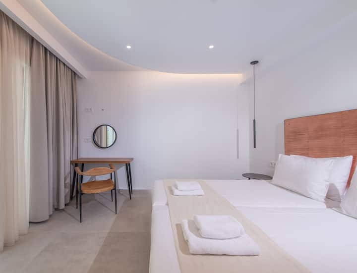 Aura Garden Flat | Private Pool & Free Gym Access - Koutouloufari