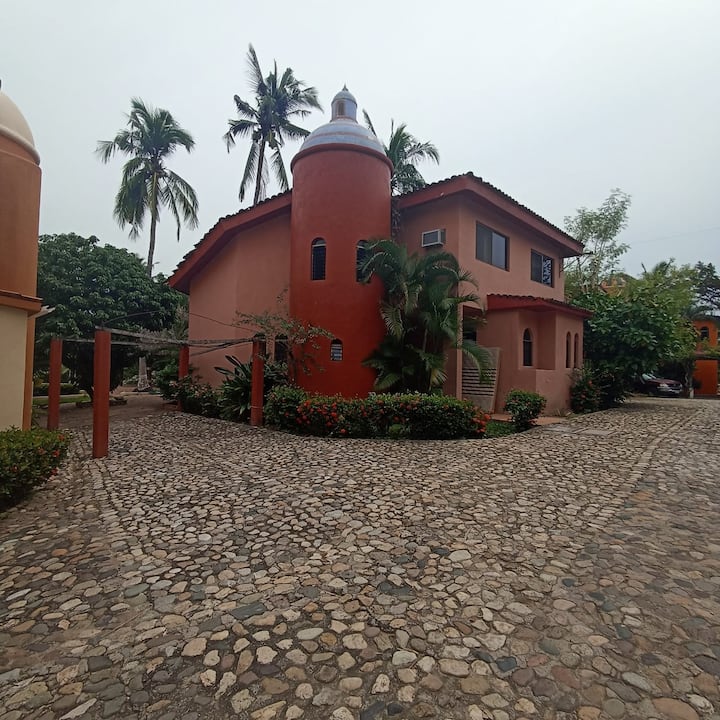 Gorgeous Spanish Colonial Villa. - Bucerías