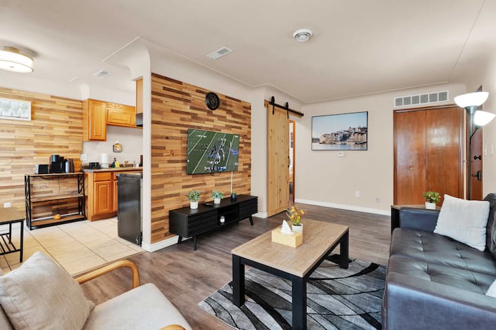 Lake Area 1br Retreat | Pet-friendly & Wifi - Rochester Hills