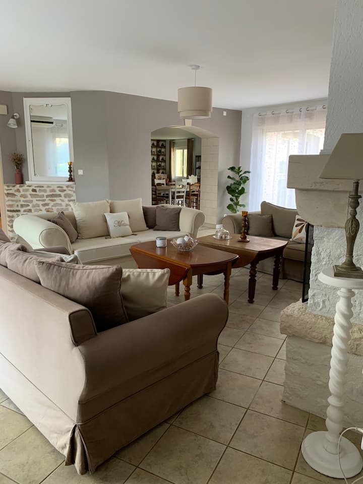 Gîte De Charme 15 Pers – Piscine, Billard, Nature - France