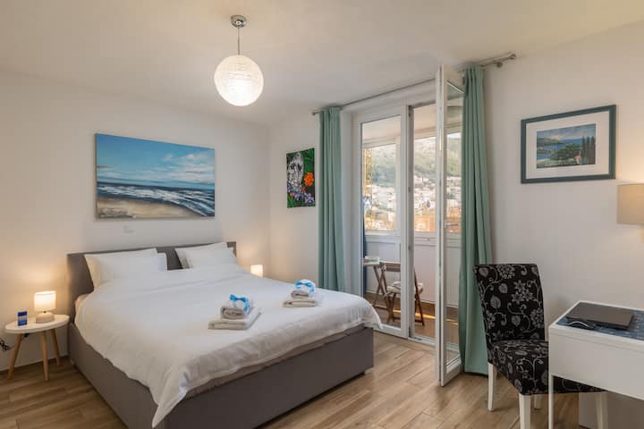 Marina Lapad, By The Sea, 2 Bedroom Apartment - Dubrovnik