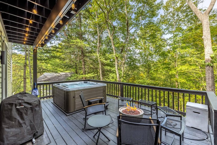 Ridgeview By Stay With Branch | Hot Tub & Nature - Berkeley Springs, WV