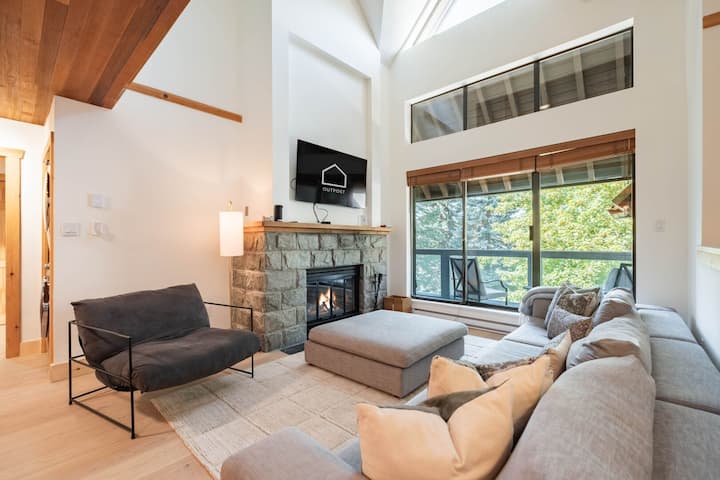 Bbq | Free Parking | Spacious | Forest Views - Whistler