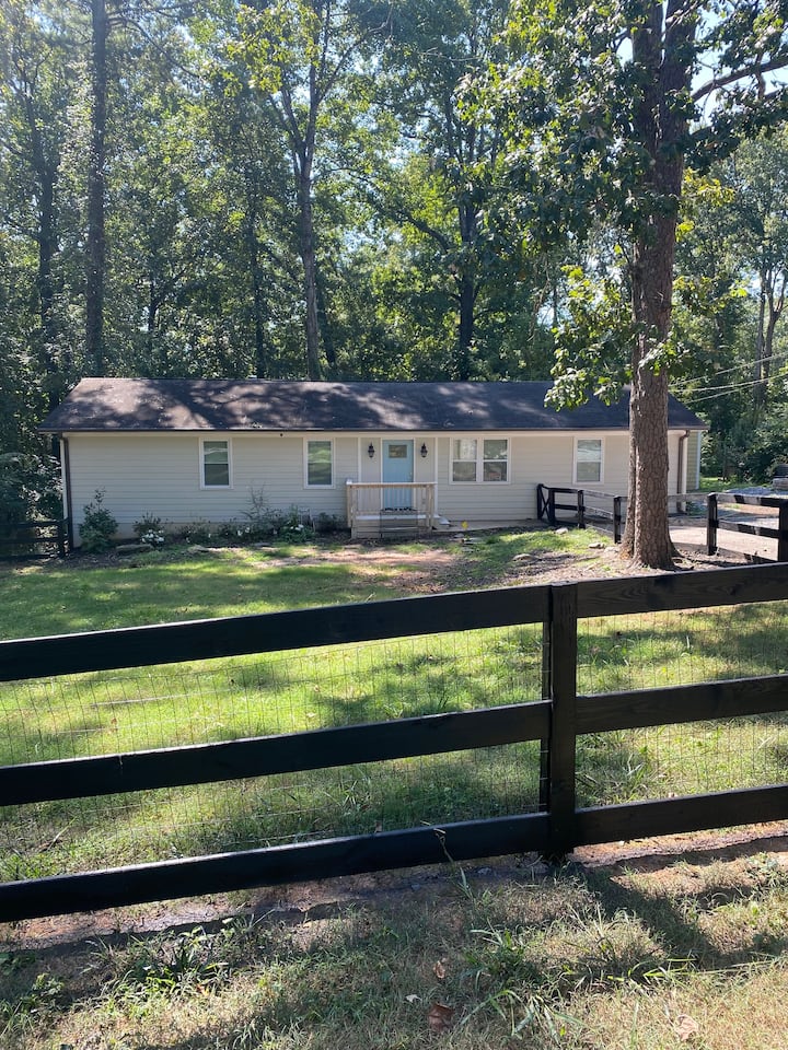 S Canton 4 Bed - Extended Stay - Canton, GA