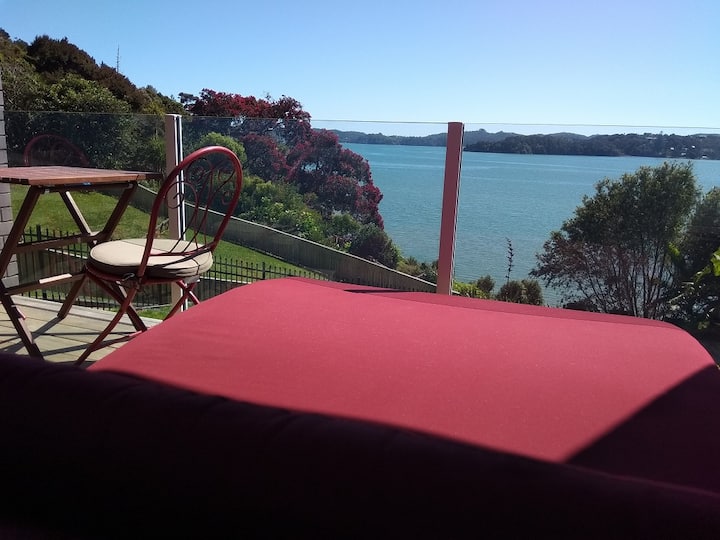 Absolute Beachfront At "Waimiro" - Bay Of Islands