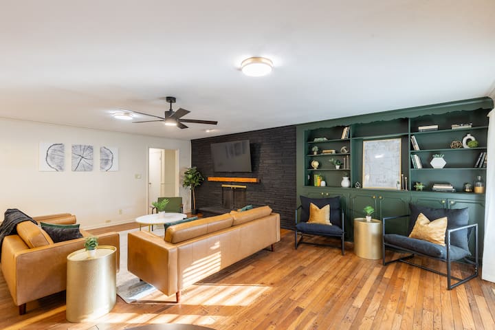 3 King Beds, Pool Table, Close To Expo - 2000 Sqft - Tulsa, OK