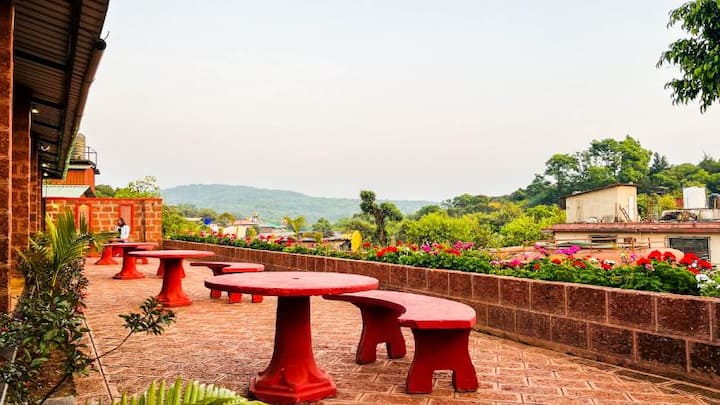 Cottage Deluxe Room / Shardul Heritage The Resort - Mahabaleshwar