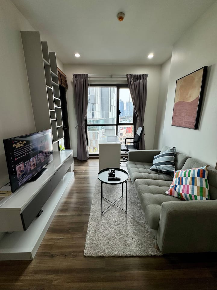 Bts Phra Khanong: 1 Min To 7-11/restaurants - Wyne - Thailand