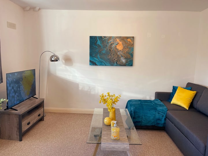 Elegant Serviced Apartment With Parking  In Oxford - Oxford