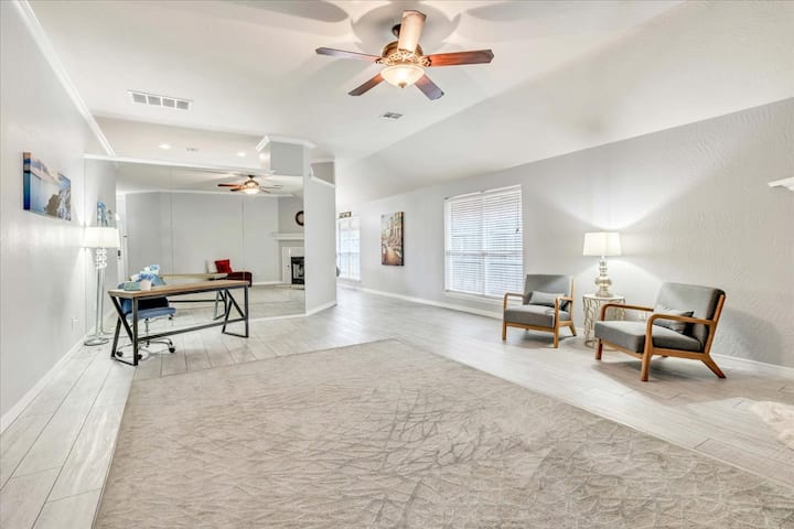 Remodeled Home In Quiet Neighborhood (3 Bedrooms) - Norman, OK