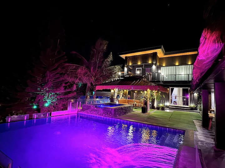 Private Pool Villa Overlooks Laguna Lake - Pila, Philippines