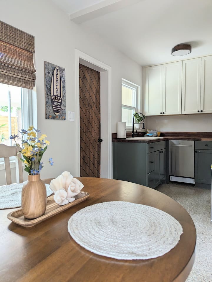 Fully Equipped Beach Home Near Beaches/downtown - Sarasota, FL