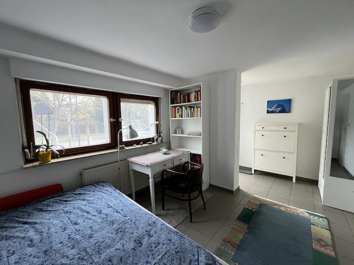 Nice Room With Its Own Entrance - Berlín