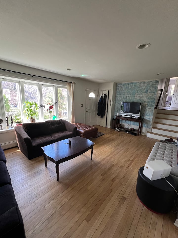 Lovely Spacious 3bdr-west Nyack - Nyack, NY