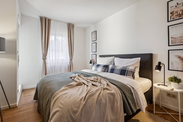 Gelbe Koffer - Comfort Apartment Neunkirchen - Saarland