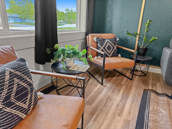 Near Downtown | Clean Unit | King Bed | Remodeled - Wasilla, AK