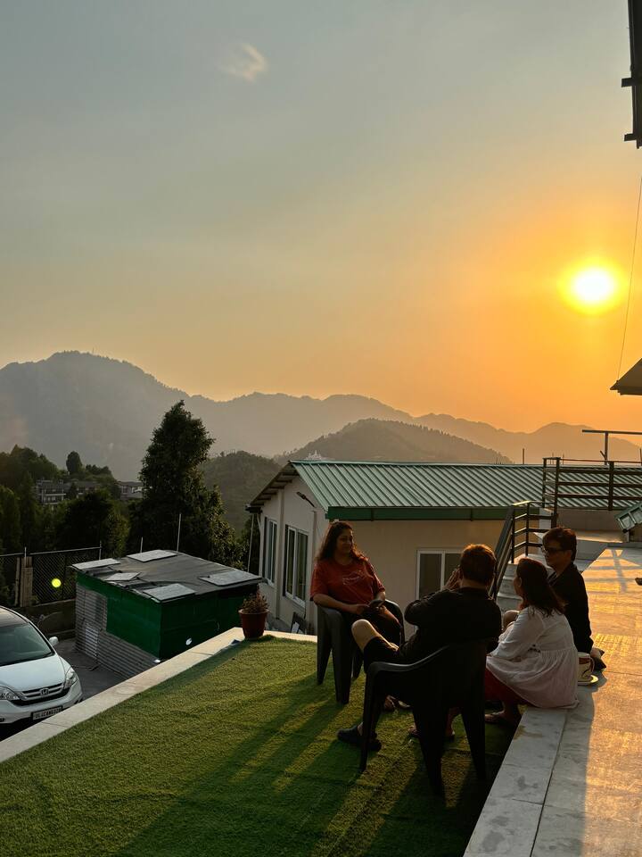 Mountain Majesty Room - Kanatal
