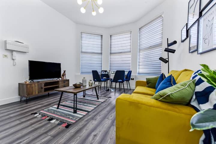 Your Comfy Haven: Modern 1 Bedroom Flat - Chingford