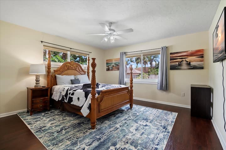 Private Room & Bath In Jupiter! - Jupiter, FL