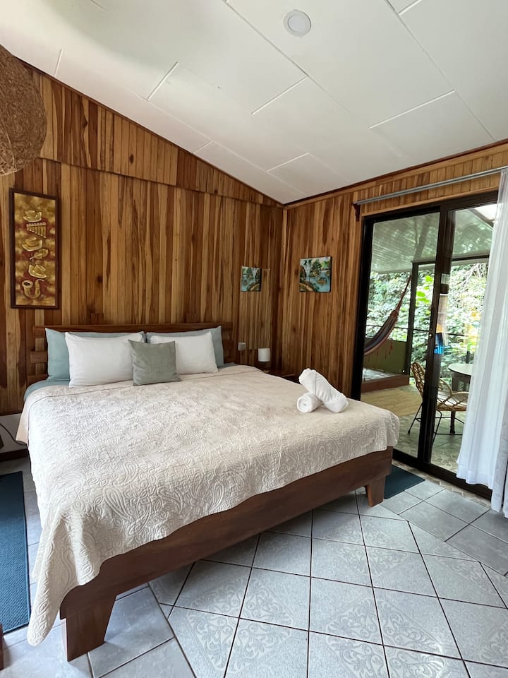 Casita By-the-stream  1  King Bed - Monteverde