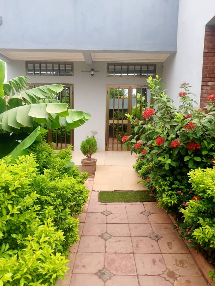 Villa Avec Chambre Privée - Ouagadougou