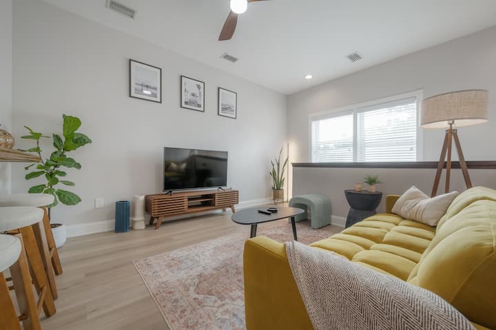 Downtown Apartment W Patio - St. Petersburg, FL