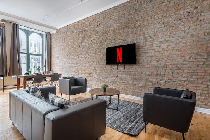 Chic Loft Old Port | Metro, Restaurants & Basilica - Montreal