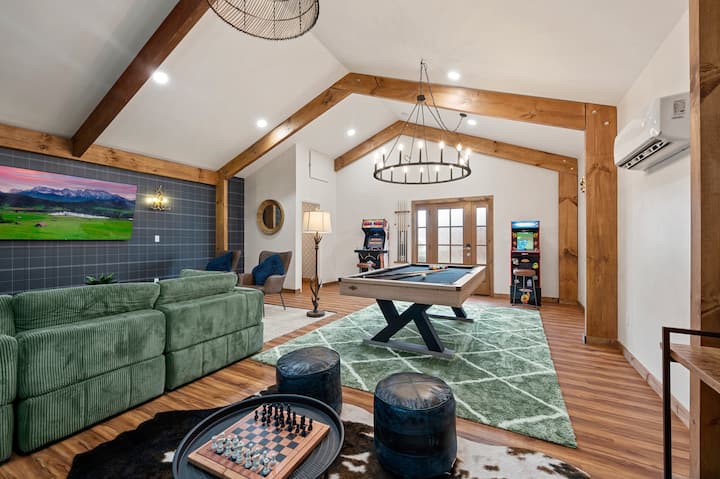 Luxury Cabin W/mtn Views+hot Tub+game Room+pets Ok - Gatlinburg, TN